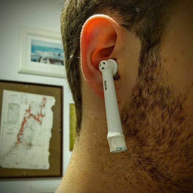 Airpods La Fausse Pub Qui Parodie Les écouteurs Sans Fil Dapple