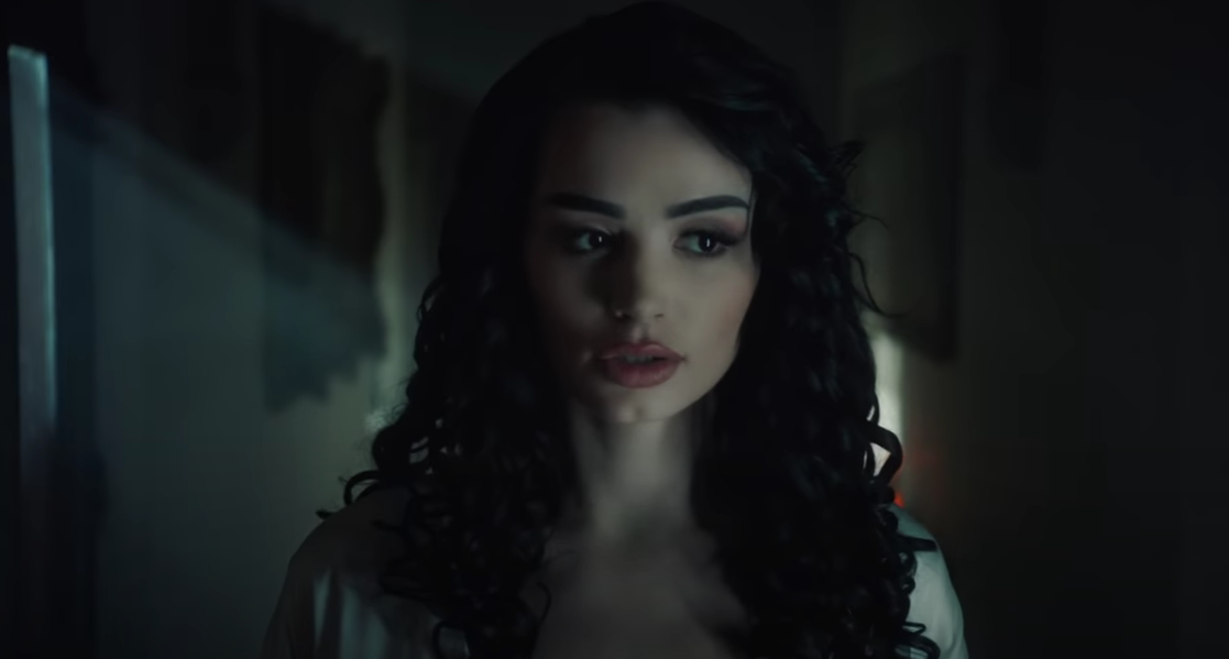 Falling in Reverse sort le clip de "I'm Not A Vampire" version remastered