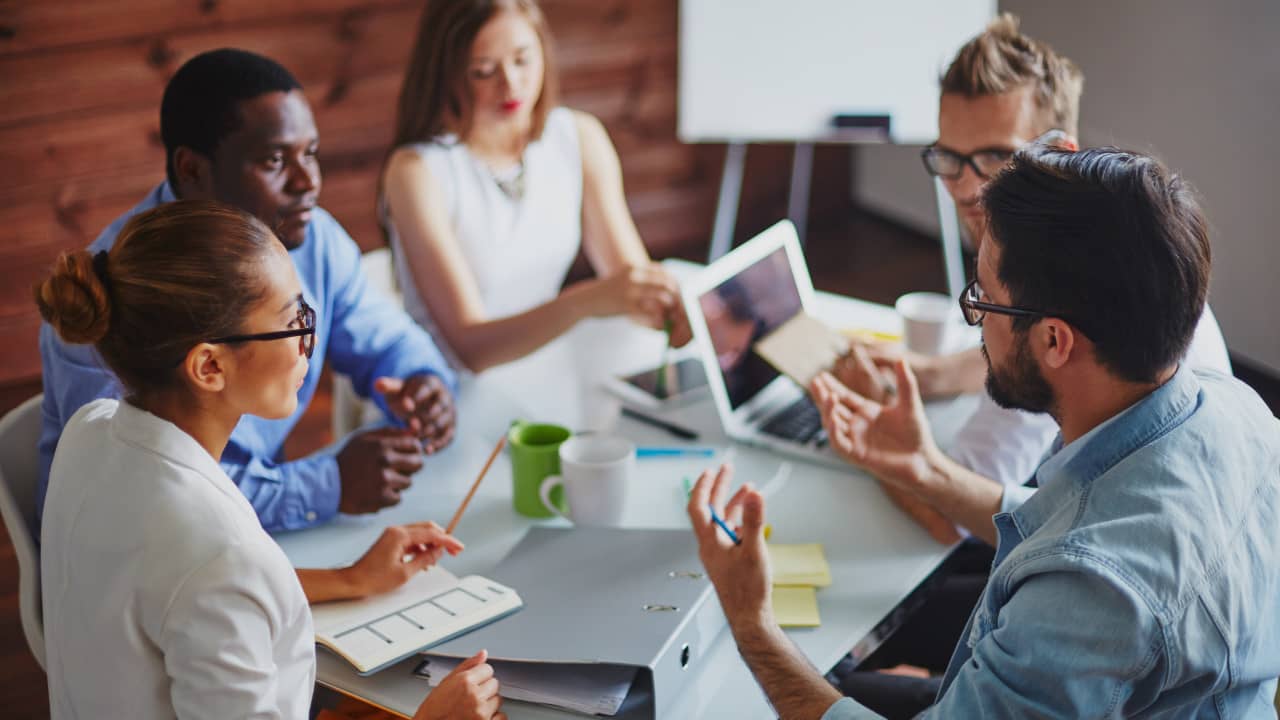 Réunion d'équipe hebdomadaire : conseils pour un point weekly efficace