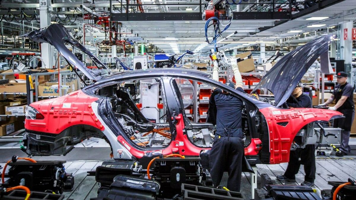 Tesla : l’Equal Employment Opportunity Commission enquête sur la société