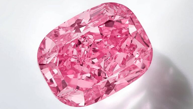 L’éternel rose : le diamant le plus rare au monde sera aux enchères