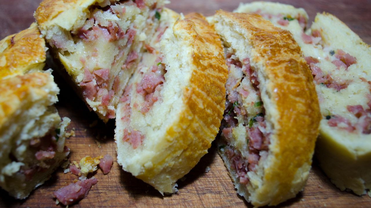 Petits pains fourrés au jambon et au fromage : la recette de ce snack ...