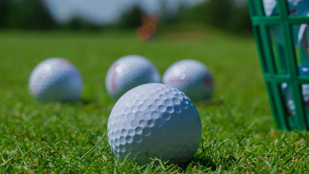 Les bases du golf : comment commencer à jouer et à progresser