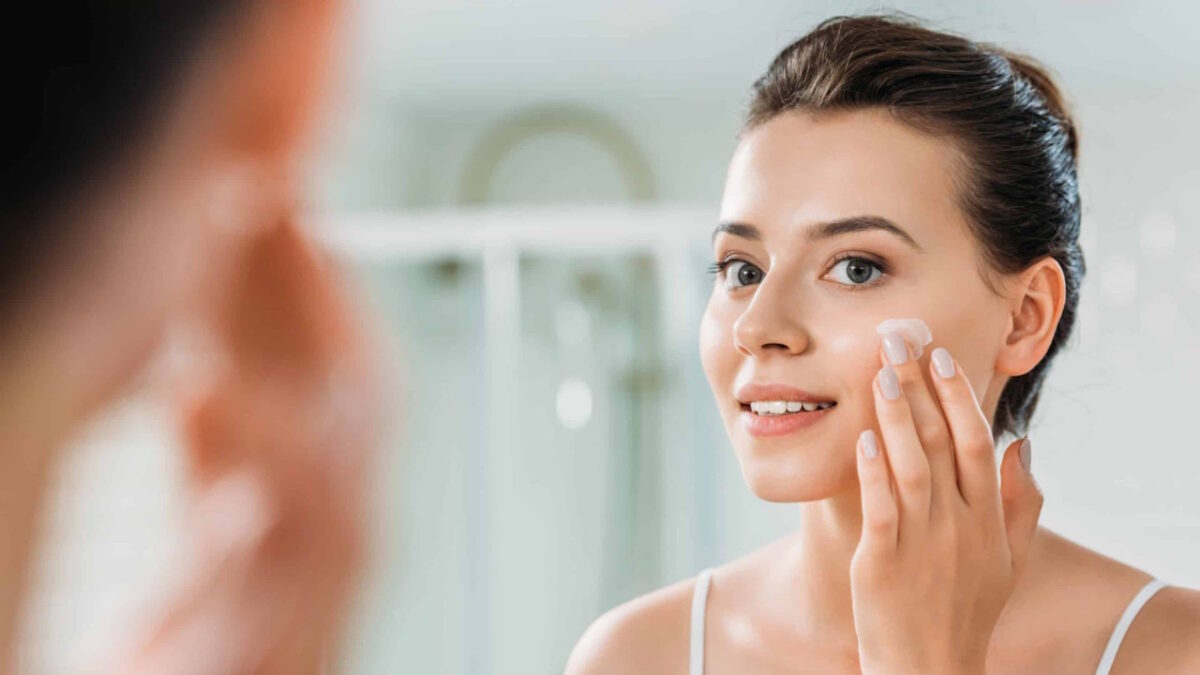 Routine beauté : dans quel ordre appliquer vos soins du visage