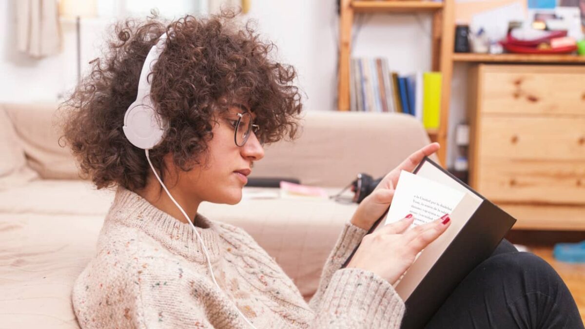 Quand on écoute un livre audio, est-ce vraiment de la lecture