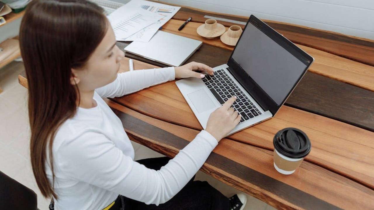 Qu’est-ce qu’un lien hypertexte ? Définition, fonctionnement et importance