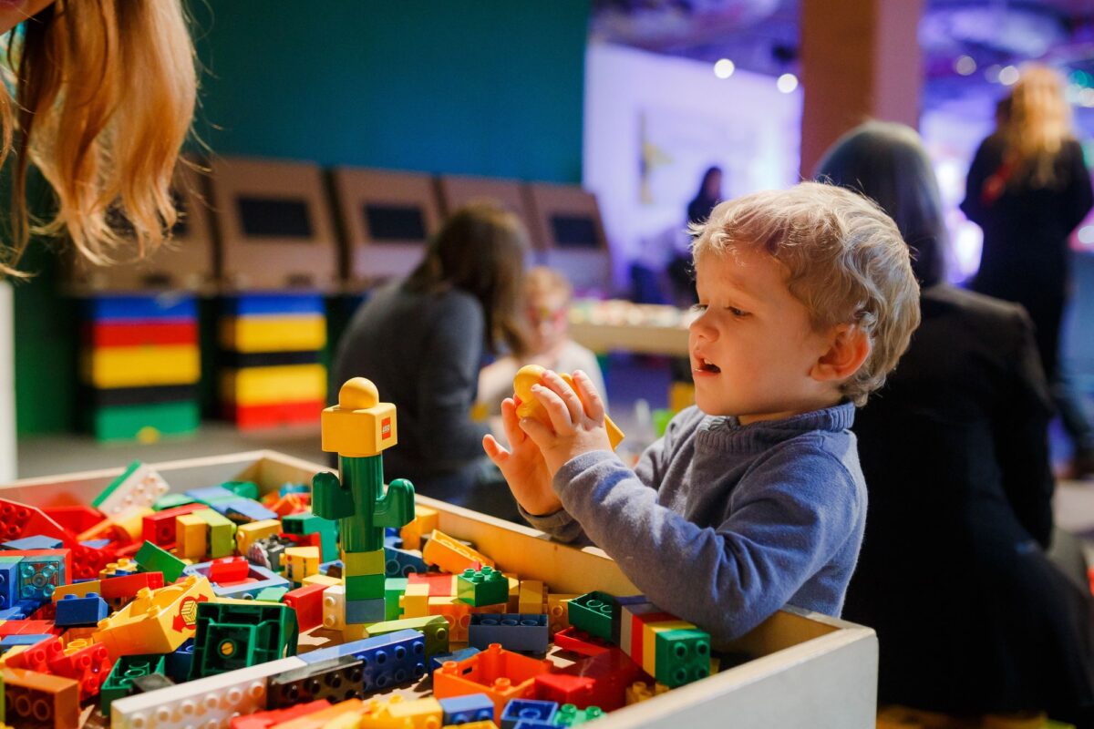 Les bébés de 4 mois savent déjà faire semblant