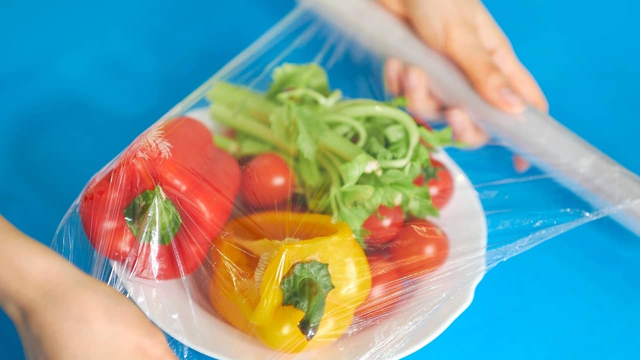 Faites attention à l’utilisation du film alimentaire