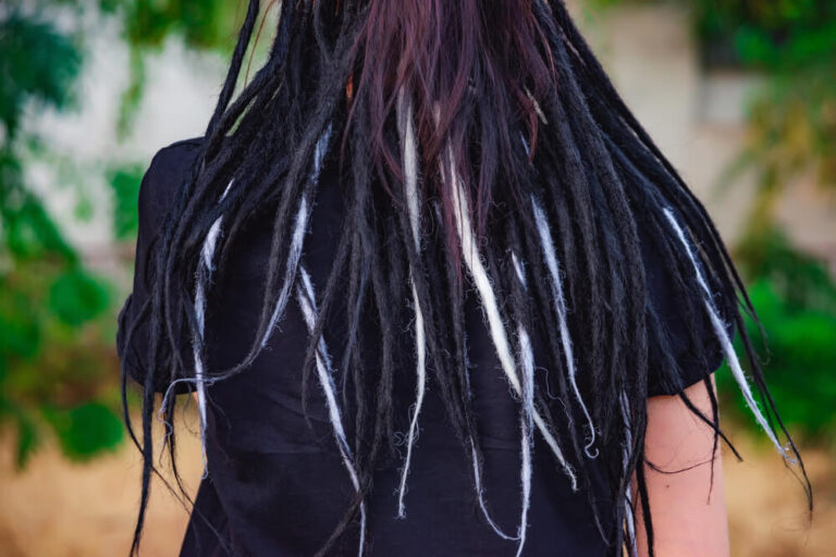 Dreadlocks : 5 méthodes pour les créer et les entretenir