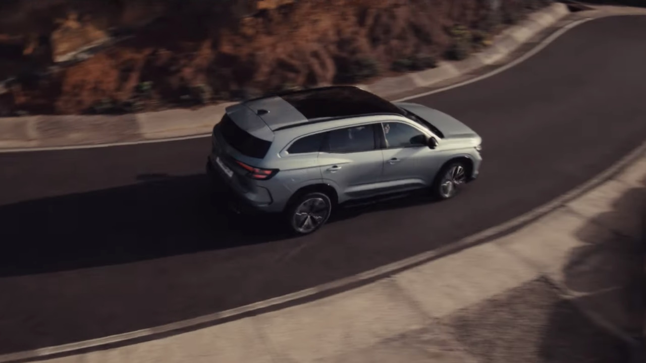 Musique de la pub Renault Espace E-Tech hybride 2025