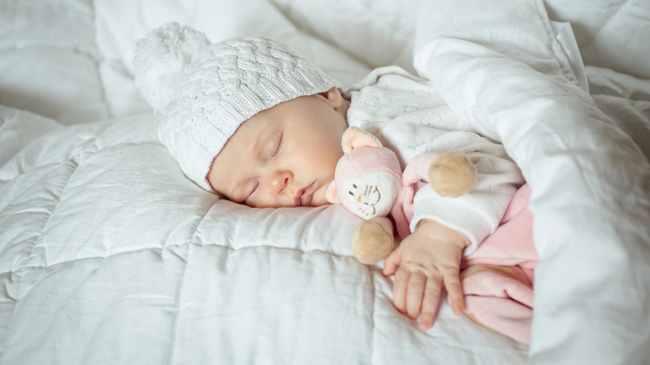Bébé ne dort pas : 6 astuces pour l'aider à dormir