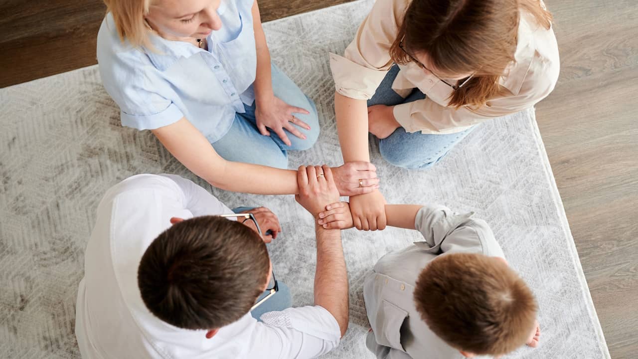 Besoin d’appartenance : ce besoin de nous sentir reliés aux autres